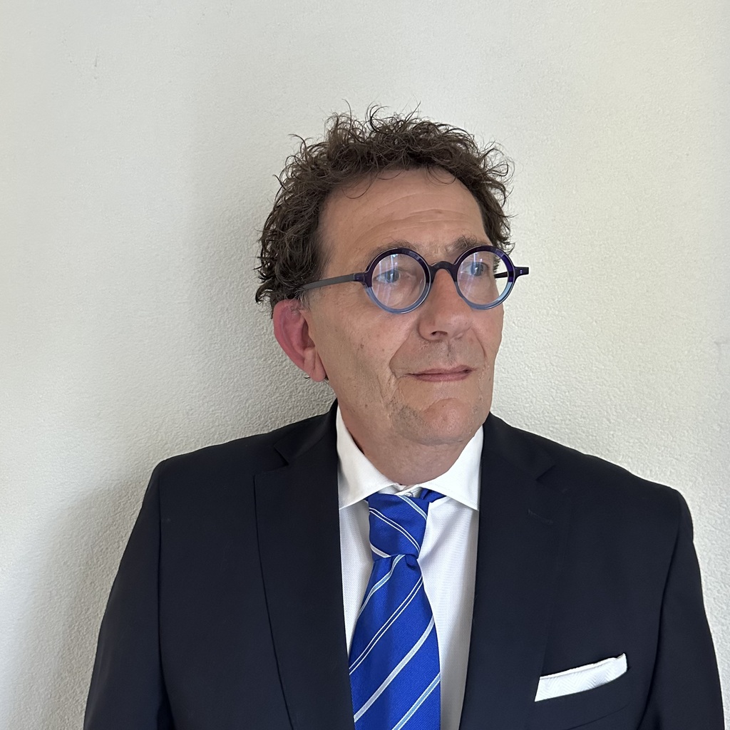 Officers of the Executive Committee - International Association for ...